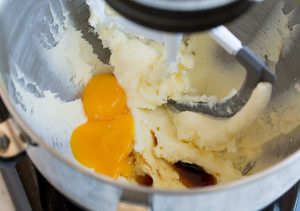 Guyanese Cross Buns Recipe - Delicious Cooks