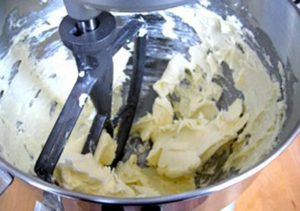 Guyanese Cross Buns Recipe - Delicious Cooks